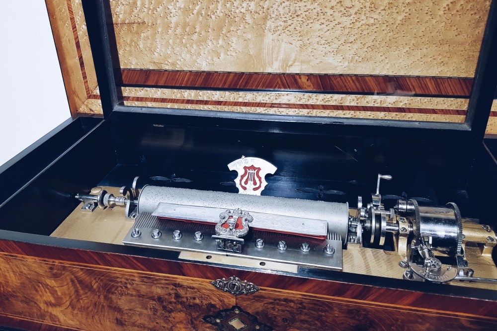 Singapore Musical Box Museum – Love Bella Vida